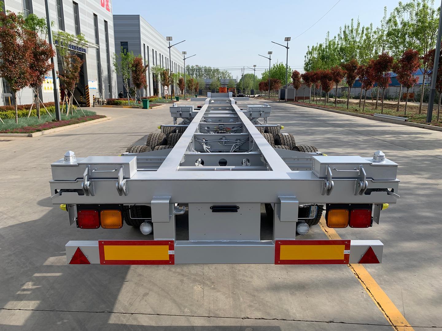 Buy 40ft Gooseneck 3 Axle Chassis Online - 40ft Gooseneck Tri Axle ...
